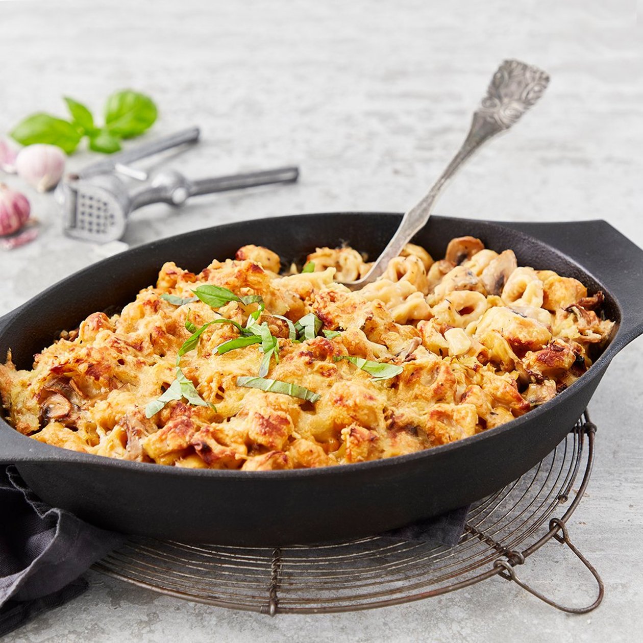 Tortellinipanne med urter & sopp – Oppskrift - Oppskrift Unilever Food ...